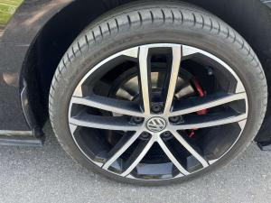 Melns Volkswagen Golf 2014 Kauņa, ar dzinēja tilpumu 1.60 L un nobraukumu 304 tūkst. km par 6500 €, foto 19 vietnē AUTOMOTO.COM.LV
