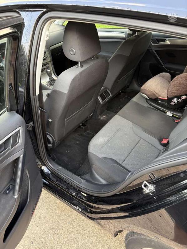 Melns Volkswagen Golf 2014 Viļņa, ar dzinēja tilpumu 1.20 L un nobraukumu 150 tūkst. km par 6450 €, foto 7 vietnē AUTOMOTO.COM.LV