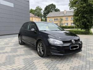 Black Volkswagen Golf 2014 in Siauliai, with an engine capacity of 1.60 L and mileage of 227 thousand km for 5800 €, photo 4 on AUTOMOTO.COM.LV