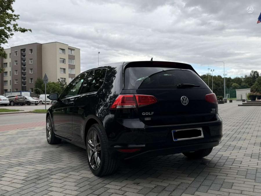 Black Volkswagen Golf 2014 in Siauliai, with an engine capacity of 1.60 L and mileage of 227 thousand km for 5800 €, photo 8 on AUTOMOTO.COM.LV