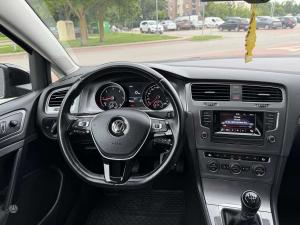 Black Volkswagen Golf 2014 in Siauliai, with an engine capacity of 1.60 L and mileage of 227 thousand km for 5800 €, photo 9 on AUTOMOTO.COM.LV