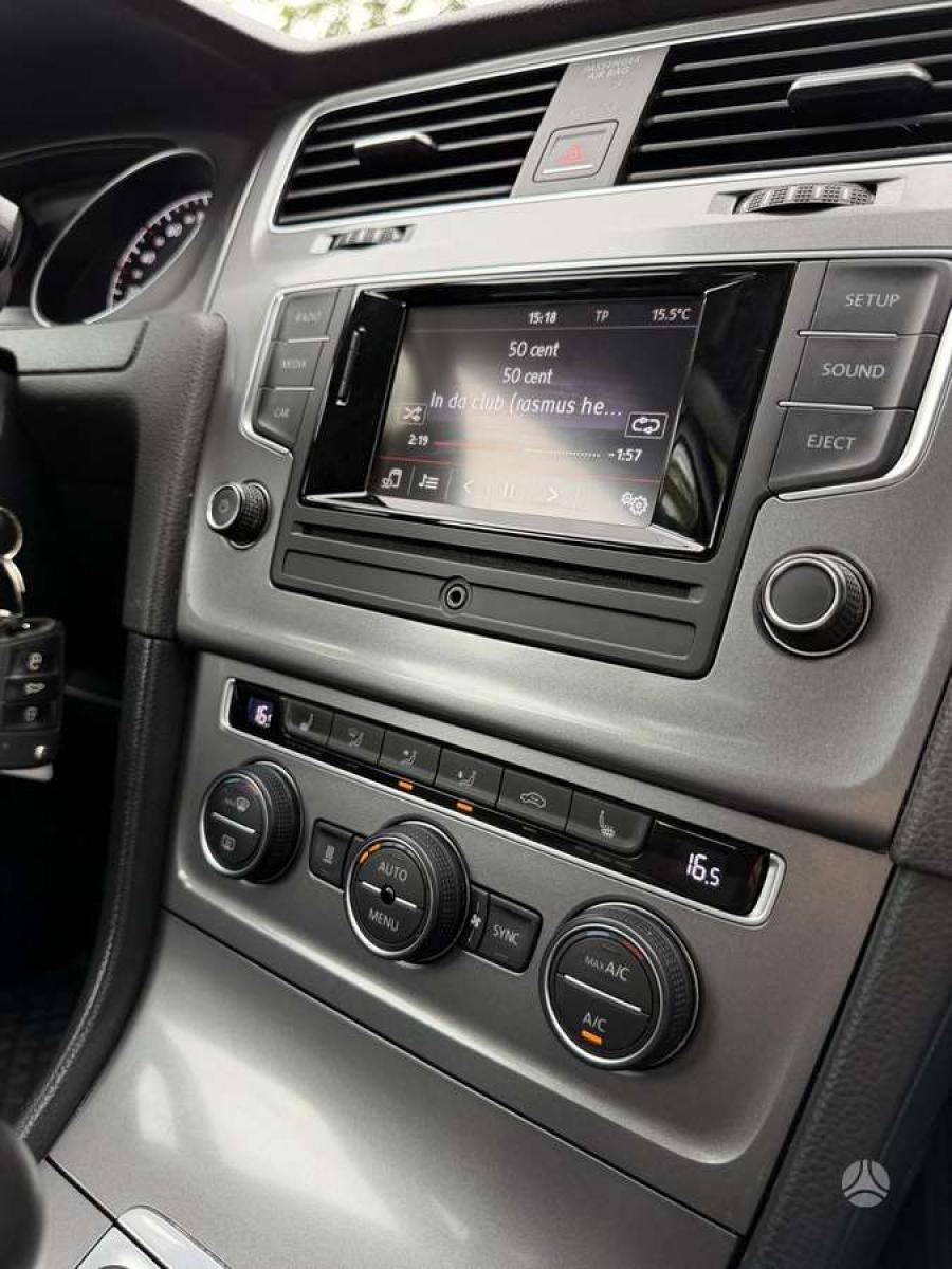 Black Volkswagen Golf 2014 in Siauliai, with an engine capacity of 1.60 L and mileage of 227 thousand km for 5800 €, photo 12 on AUTOMOTO.COM.LV