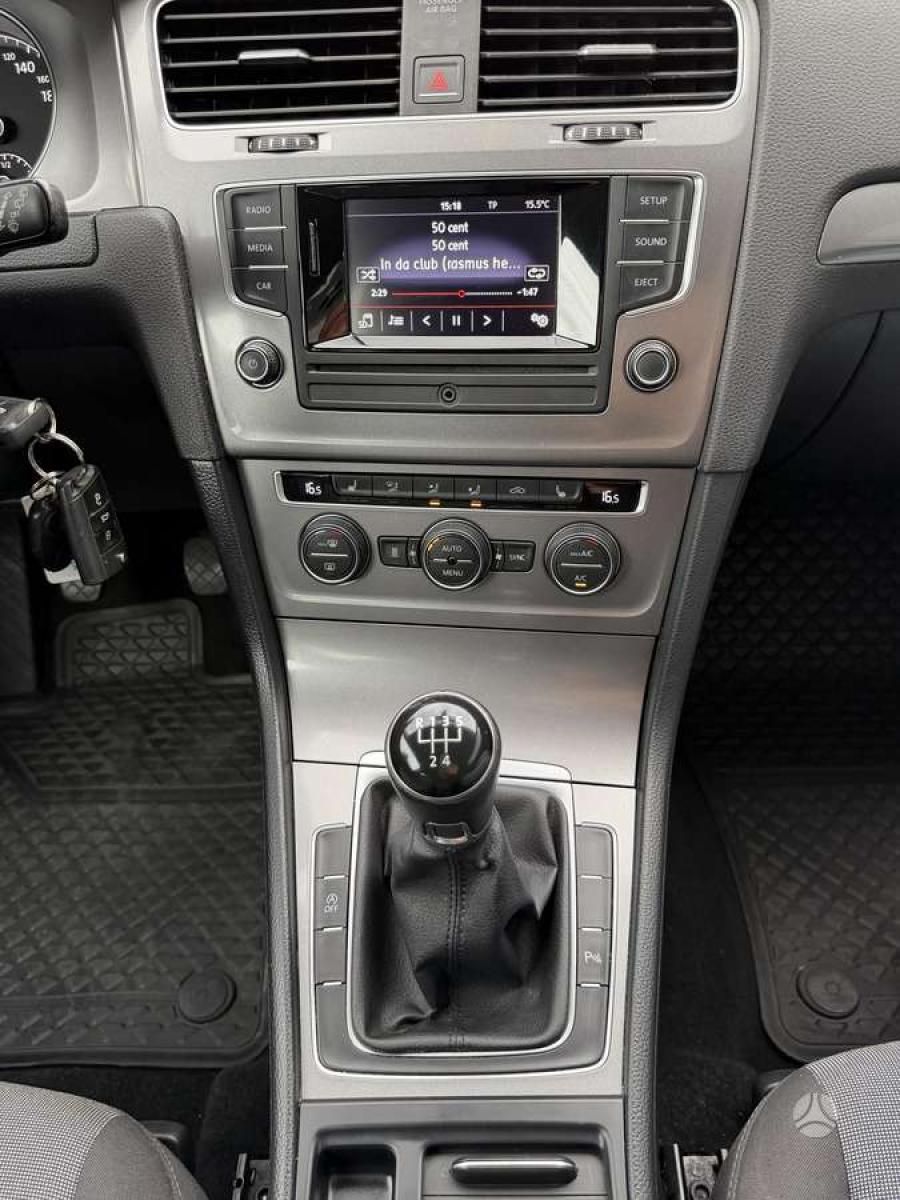 Black Volkswagen Golf 2014 in Siauliai, with an engine capacity of 1.60 L and mileage of 227 thousand km for 5800 €, photo 13 on AUTOMOTO.COM.LV