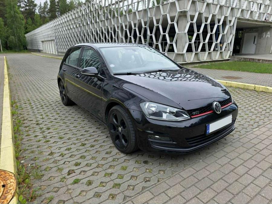 Melns Volkswagen Golf 2014 Viļņa, ar dzinēja tilpumu 1.40 L un nobraukumu 210 tūkst. km par 7700 €, foto 8 vietnē AUTOMOTO.COM.LV