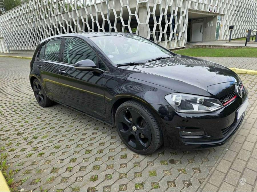 Melns Volkswagen Golf 2014 Viļņa, ar dzinēja tilpumu 1.40 L un nobraukumu 210 tūkst. km par 7700 €, foto 9 vietnē AUTOMOTO.COM.LV