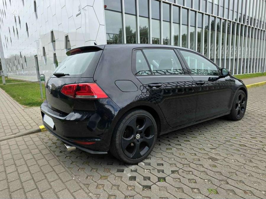 Melns Volkswagen Golf 2014 Viļņa, ar dzinēja tilpumu 1.40 L un nobraukumu 210 tūkst. km par 7700 €, foto 13 vietnē AUTOMOTO.COM.LV