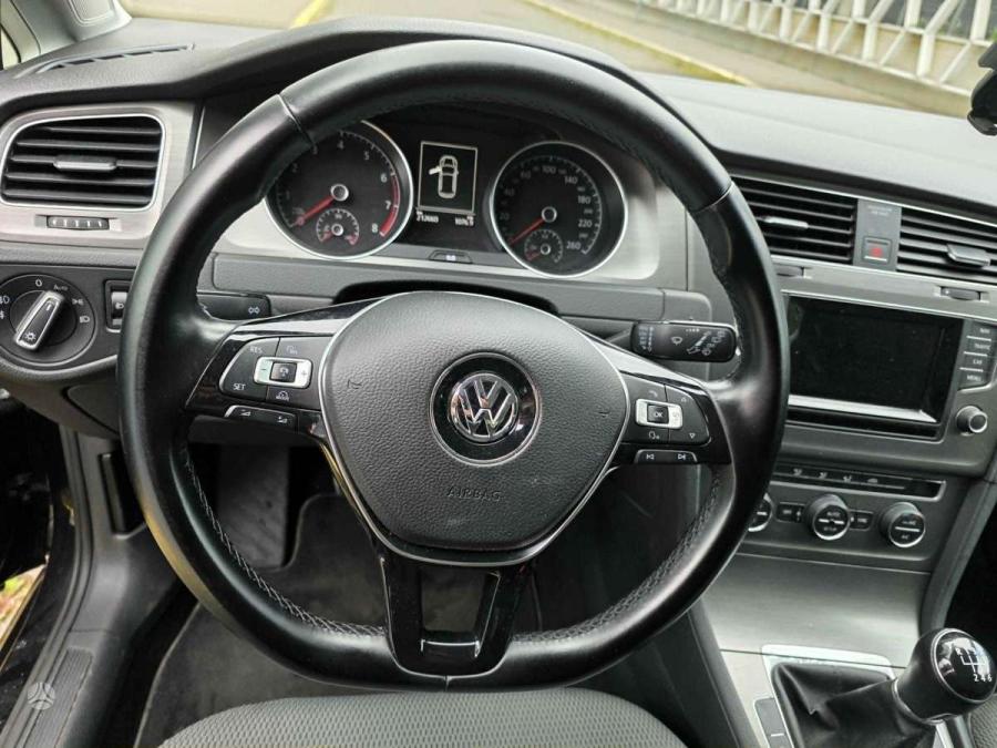 Melns Volkswagen Golf 2014 Viļņa, ar dzinēja tilpumu 1.40 L un nobraukumu 210 tūkst. km par 7700 €, foto 15 vietnē AUTOMOTO.COM.LV