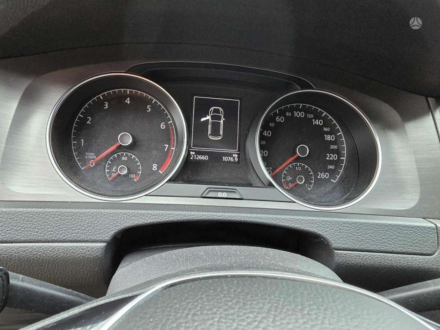 Melns Volkswagen Golf 2014 Viļņa, ar dzinēja tilpumu 1.40 L un nobraukumu 210 tūkst. km par 7700 €, foto 16 vietnē AUTOMOTO.COM.LV