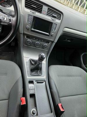 Melns Volkswagen Golf 2014 Viļņa, ar dzinēja tilpumu 1.40 L un nobraukumu 210 tūkst. km par 7700 €, foto 17 vietnē AUTOMOTO.COM.LV