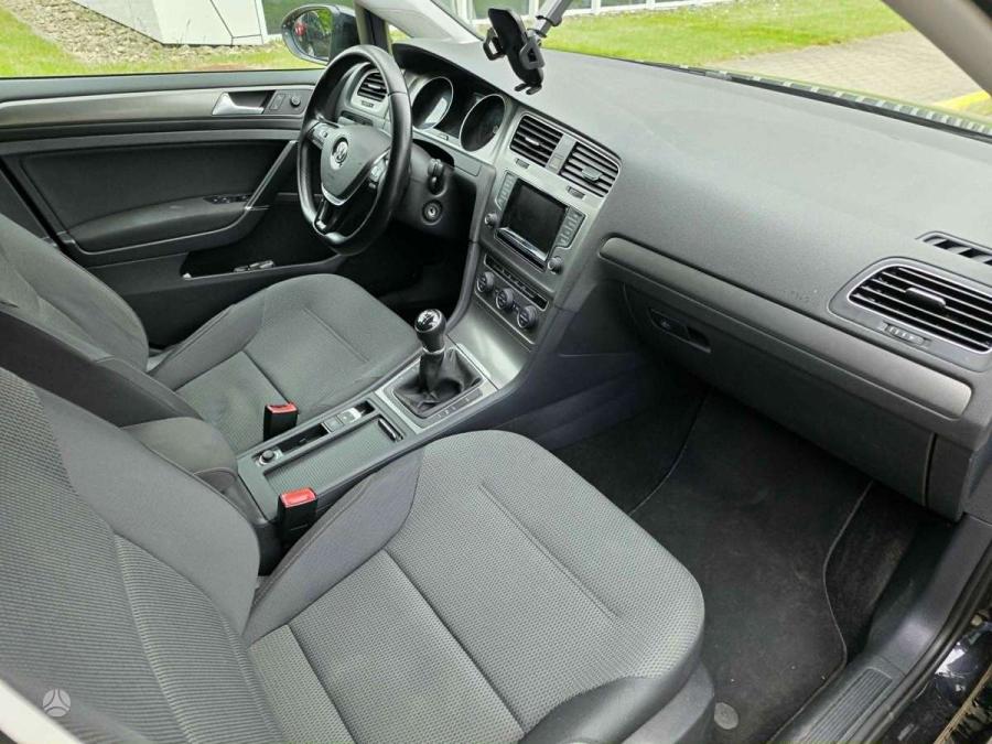 Melns Volkswagen Golf 2014 Viļņa, ar dzinēja tilpumu 1.40 L un nobraukumu 210 tūkst. km par 7700 €, foto 19 vietnē AUTOMOTO.COM.LV