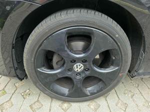 Melns Volkswagen Golf 2014 Viļņa, ar dzinēja tilpumu 1.40 L un nobraukumu 210 tūkst. km par 7700 €, foto 22 vietnē AUTOMOTO.COM.LV