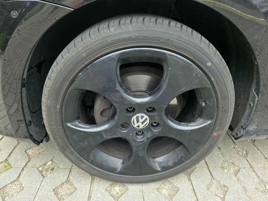 Melns Volkswagen Golf 2014 Viļņa, ar dzinēja tilpumu 1.40 L un nobraukumu 210 tūkst. km par 7700 €, foto 22 vietnē AUTOMOTO.COM.LV