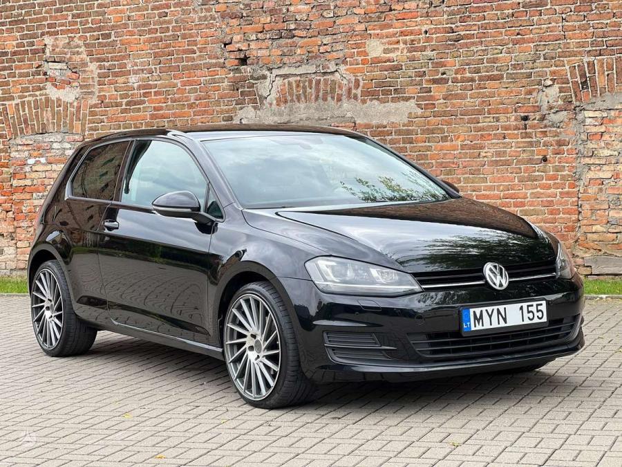 Black Volkswagen Golf 2014 in Kedainiai, with an engine capacity of 1.97 L and mileage of 227 thousand km for 6900 €, photo 1 on AUTOMOTO.COM.LV