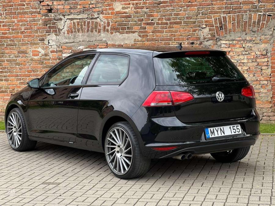 Black Volkswagen Golf 2014 in Kedainiai, with an engine capacity of 1.97 L and mileage of 227 thousand km for 6900 €, photo 15 on AUTOMOTO.COM.LV