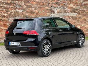Black Volkswagen Golf 2014 in Kedainiai, with an engine capacity of 1.97 L and mileage of 227 thousand km for 6900 €, photo 19 on AUTOMOTO.COM.LV