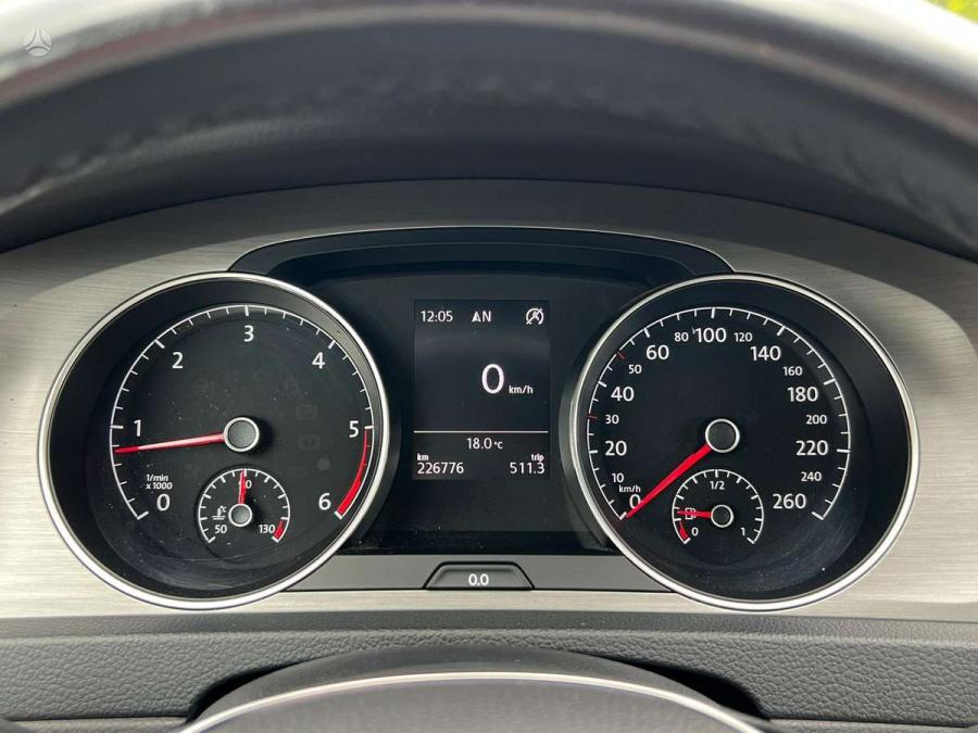 Black Volkswagen Golf 2014 in Kedainiai, with an engine capacity of 1.97 L and mileage of 227 thousand km for 6900 €, photo 36 on AUTOMOTO.COM.LV