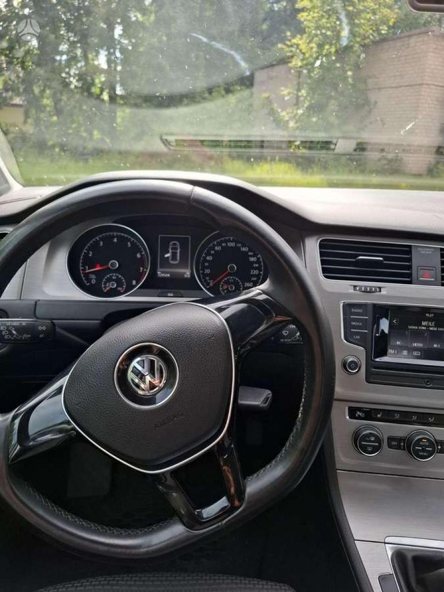 Melns Volkswagen Golf 2014 Panevēža, ar dzinēja tilpumu 1.20 L un nobraukumu 130 tūkst. km par 7150 €, foto 5 vietnē AUTOMOTO.COM.LV