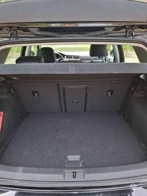Melns Volkswagen Golf 2014 Panevēža, ar dzinēja tilpumu 1.20 L un nobraukumu 130 tūkst. km par 7150 €, foto 7 vietnē AUTOMOTO.COM.LV