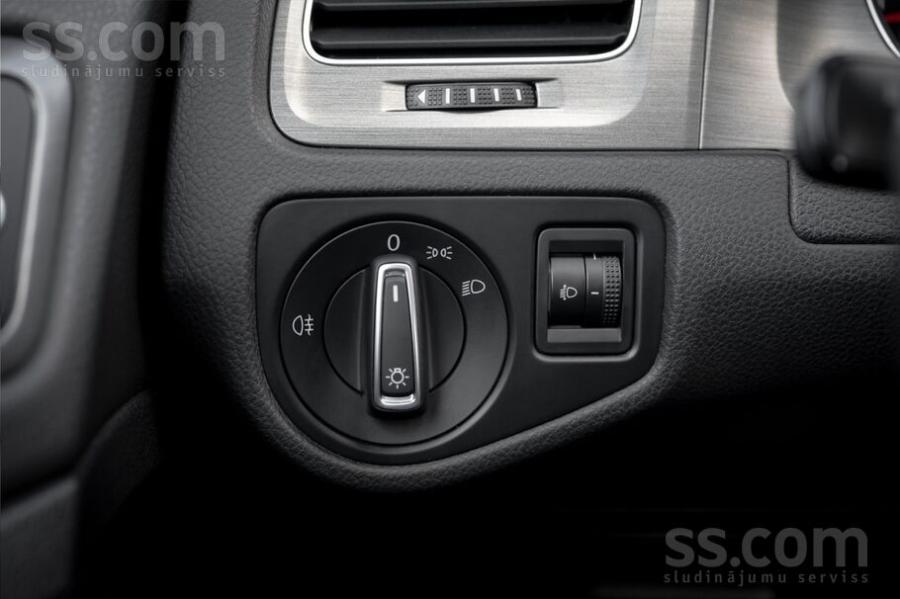 Melns Volkswagen Golf 2014 Talsi, ar dzinēja tilpumu 2.00 L un nobraukumu 163 tūkst. km par 7450 €, foto 16 vietnē AUTOMOTO.COM.LV
