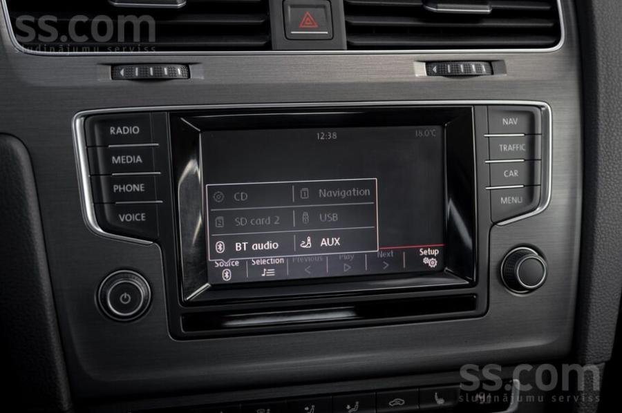 Melns Volkswagen Golf 2014 Talsi, ar dzinēja tilpumu 2.00 L un nobraukumu 163 tūkst. km par 7450 €, foto 20 vietnē AUTOMOTO.COM.LV