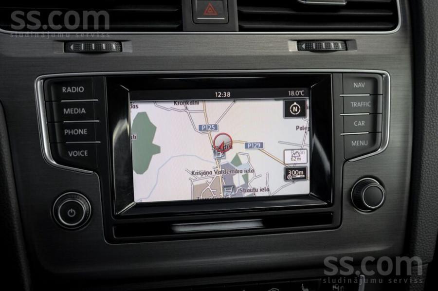Melns Volkswagen Golf 2014 Talsi, ar dzinēja tilpumu 2.00 L un nobraukumu 163 tūkst. km par 7450 €, foto 21 vietnē AUTOMOTO.COM.LV