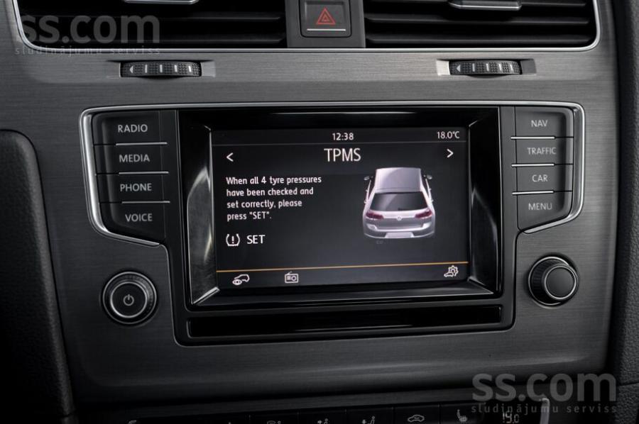 Melns Volkswagen Golf 2014 Talsi, ar dzinēja tilpumu 2.00 L un nobraukumu 163 tūkst. km par 7450 €, foto 22 vietnē AUTOMOTO.COM.LV
