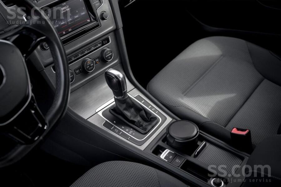 Melns Volkswagen Golf 2014 Talsi, ar dzinēja tilpumu 2.00 L un nobraukumu 163 tūkst. km par 7450 €, foto 25 vietnē AUTOMOTO.COM.LV
