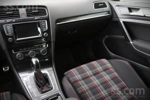 Melns Volkswagen Golf 2014 Rīga, ar dzinēja tilpumu 2.00 L un nobraukumu 191 tūkst. km par 12495 €, foto 13 vietnē AUTOMOTO.COM.LV