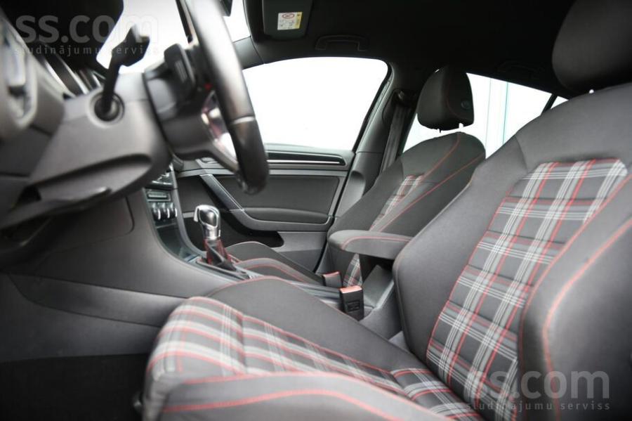 Melns Volkswagen Golf 2014 Rīga, ar dzinēja tilpumu 2.00 L un nobraukumu 191 tūkst. km par 12495 €, foto 17 vietnē AUTOMOTO.COM.LV