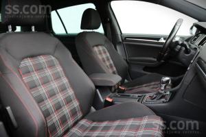 Melns Volkswagen Golf 2014 Rīga, ar dzinēja tilpumu 2.00 L un nobraukumu 191 tūkst. km par 12495 €, foto 19 vietnē AUTOMOTO.COM.LV
