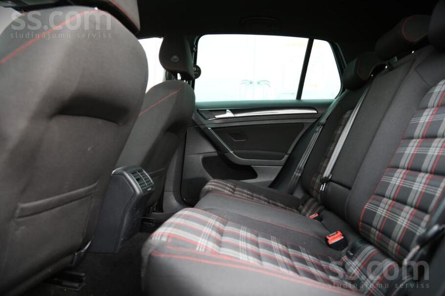 Melns Volkswagen Golf 2014 Rīga, ar dzinēja tilpumu 2.00 L un nobraukumu 191 tūkst. km par 12495 €, foto 20 vietnē AUTOMOTO.COM.LV