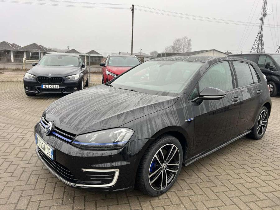 Melns Volkswagen Golf 2015 Tauragė, ar dzinēja tilpumu 1.40 L un nobraukumu 126 tūkst. km par 9500 €, foto 2 vietnē AUTOMOTO.COM.LV