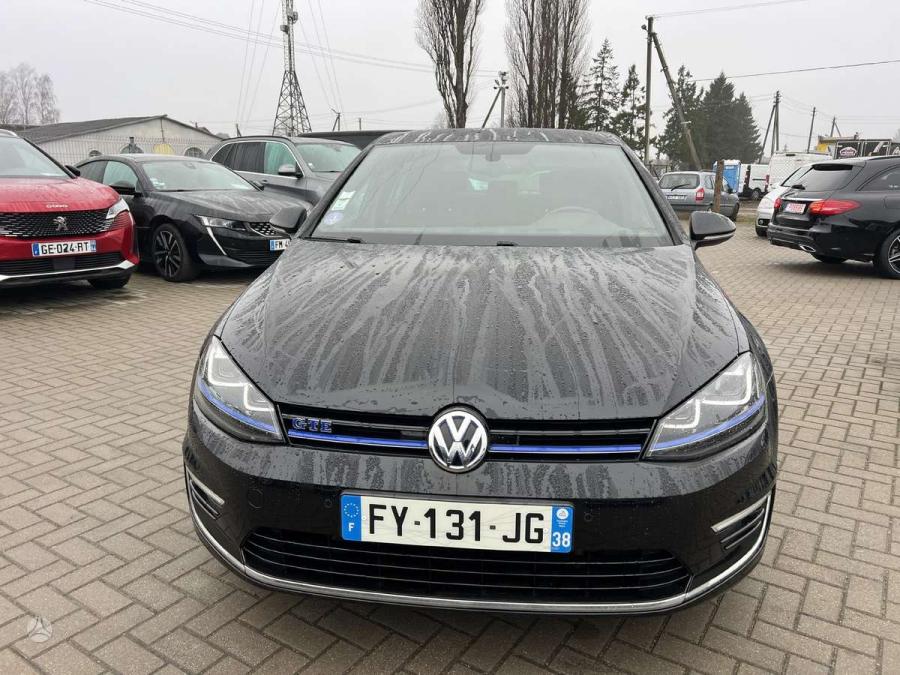 Melns Volkswagen Golf 2015 Tauragė, ar dzinēja tilpumu 1.40 L un nobraukumu 126 tūkst. km par 9500 €, foto 4 vietnē AUTOMOTO.COM.LV