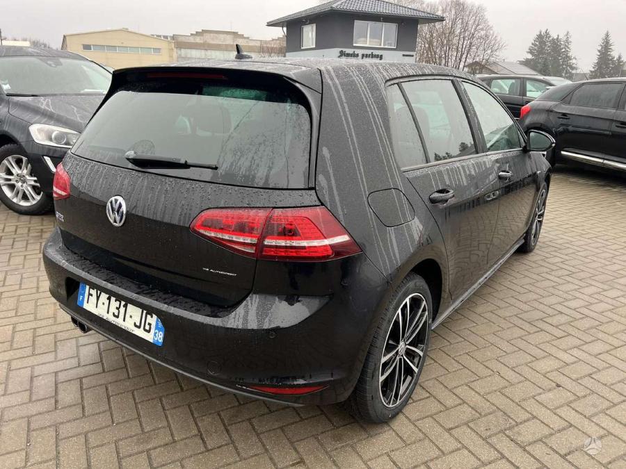 Melns Volkswagen Golf 2015 Tauragė, ar dzinēja tilpumu 1.40 L un nobraukumu 126 tūkst. km par 9500 €, foto 9 vietnē AUTOMOTO.COM.LV