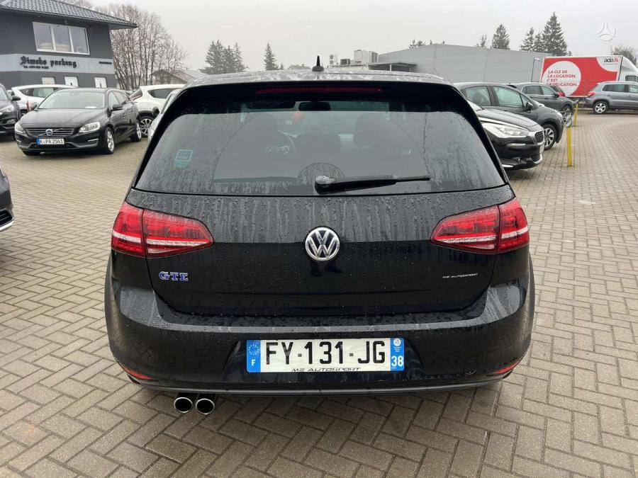 Melns Volkswagen Golf 2015 Tauragė, ar dzinēja tilpumu 1.40 L un nobraukumu 126 tūkst. km par 9500 €, foto 10 vietnē AUTOMOTO.COM.LV