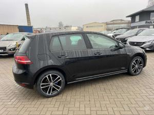 Melns Volkswagen Golf 2015 Tauragė, ar dzinēja tilpumu 1.40 L un nobraukumu 126 tūkst. km par 9500 €, foto 11 vietnē AUTOMOTO.COM.LV