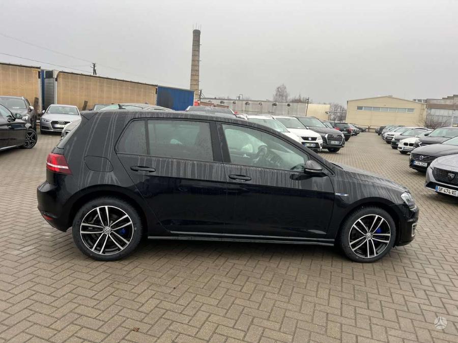 Melns Volkswagen Golf 2015 Tauragė, ar dzinēja tilpumu 1.40 L un nobraukumu 126 tūkst. km par 9500 €, foto 12 vietnē AUTOMOTO.COM.LV