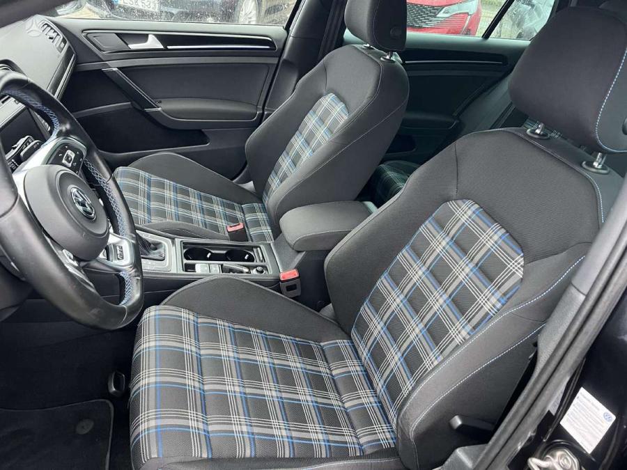 Melns Volkswagen Golf 2015 Tauragė, ar dzinēja tilpumu 1.40 L un nobraukumu 126 tūkst. km par 9500 €, foto 24 vietnē AUTOMOTO.COM.LV