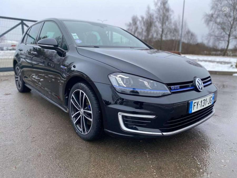 Melns Volkswagen Golf 2015 Tauragė, ar dzinēja tilpumu 1.40 L un nobraukumu 127 tūkst. km par 9700 €, foto 1 vietnē AUTOMOTO.COM.LV