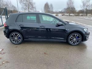 Melns Volkswagen Golf 2015 Tauragė, ar dzinēja tilpumu 1.40 L un nobraukumu 127 tūkst. km par 9700 €, foto 8 vietnē AUTOMOTO.COM.LV