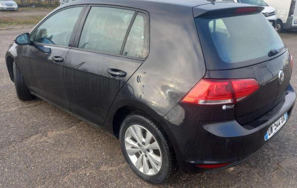 Black Volkswagen Golf 2015 in Panevezys, with an engine capacity of 1.60 L and mileage of 201 thousand km for 5950 €, photo 4 on AUTOMOTO.COM.LV