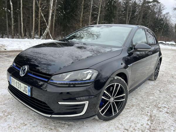 Black Volkswagen Golf 2015 in Vilnius, with an engine capacity of 1.40 L and mileage of 128 thousand km for 10700 €, photo 1 on AUTOMOTO.COM.LV