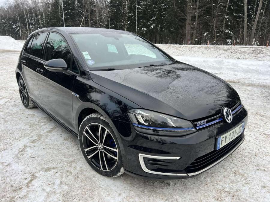 Black Volkswagen Golf 2015 in Vilnius, with an engine capacity of 1.40 L and mileage of 128 thousand km for 10700 €, photo 2 on AUTOMOTO.COM.LV