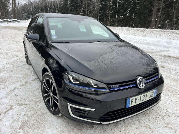 Black Volkswagen Golf 2015 in Vilnius, with an engine capacity of 1.40 L and mileage of 128 thousand km for 10700 €, photo 3 on AUTOMOTO.COM.LV