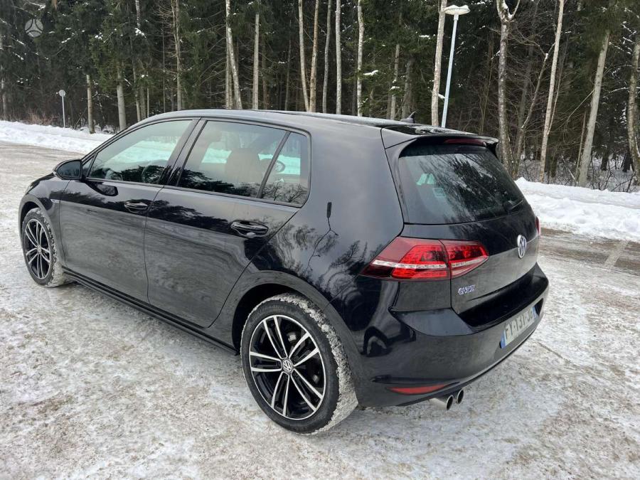 Black Volkswagen Golf 2015 in Vilnius, with an engine capacity of 1.40 L and mileage of 128 thousand km for 10700 €, photo 6 on AUTOMOTO.COM.LV