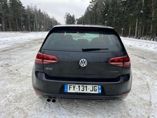 Black Volkswagen Golf 2015 in Vilnius, with an engine capacity of 1.40 L and mileage of 128 thousand km for 10700 €, photo 7 on AUTOMOTO.COM.LV