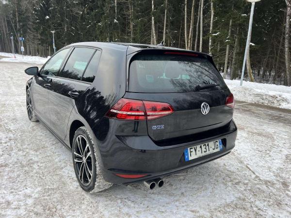 Black Volkswagen Golf 2015 in Vilnius, with an engine capacity of 1.40 L and mileage of 128 thousand km for 10700 €, photo 8 on AUTOMOTO.COM.LV