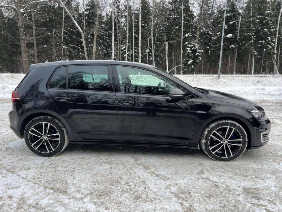 Black Volkswagen Golf 2015 in Vilnius, with an engine capacity of 1.40 L and mileage of 128 thousand km for 10700 €, photo 10 on AUTOMOTO.COM.LV