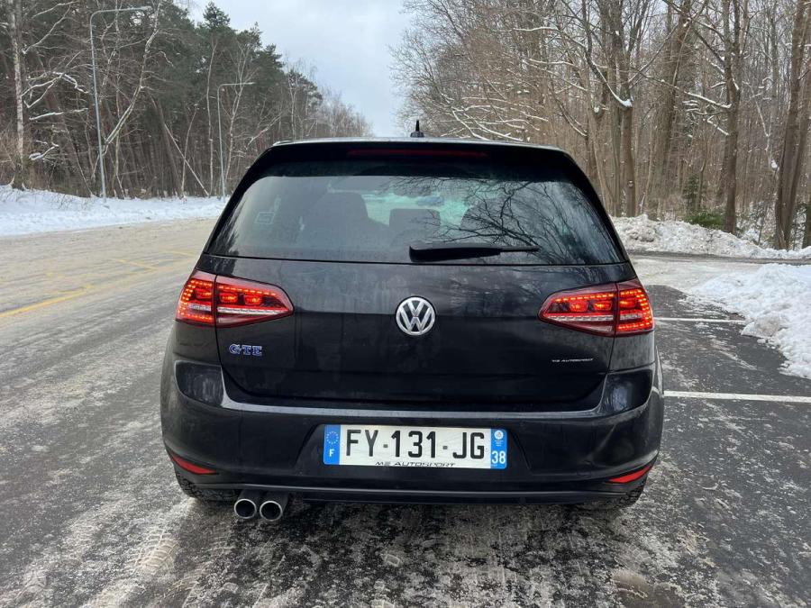 Black Volkswagen Golf 2015 in Vilnius, with an engine capacity of 1.40 L and mileage of 128 thousand km for 10700 €, photo 12 on AUTOMOTO.COM.LV