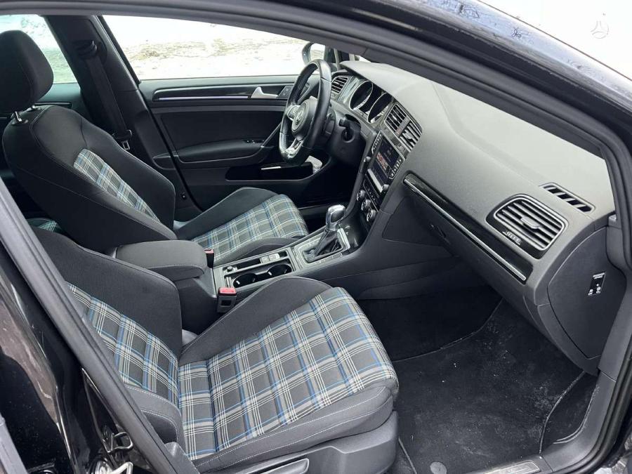 Black Volkswagen Golf 2015 in Vilnius, with an engine capacity of 1.40 L and mileage of 128 thousand km for 10700 €, photo 26 on AUTOMOTO.COM.LV